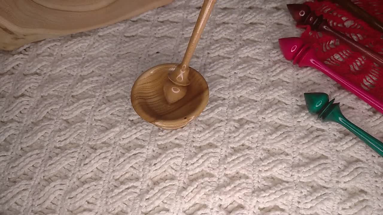 Spindle for spinning with a base of wood of the elm #V24 Spinning ...